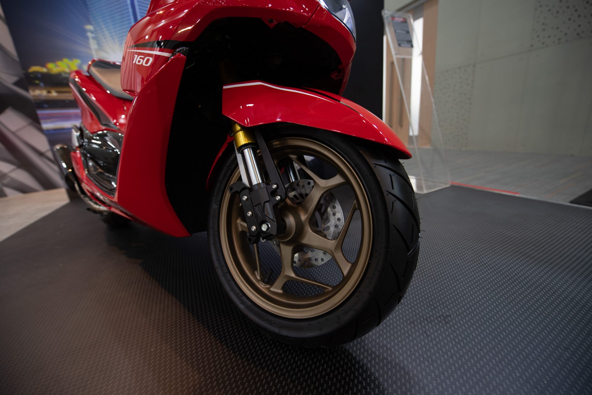 Modifikasi Honda PCX 160 Advance Sporty, Merahnya Mevvah! - TerasBiker.com