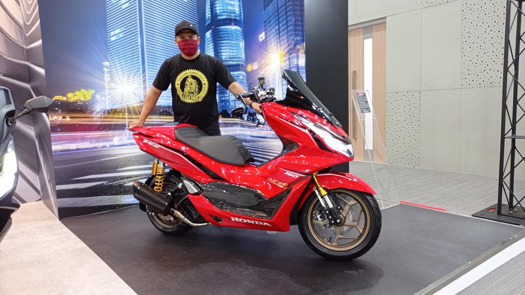 Modifikasi Honda PCX 160 Advance Sporty, Merahnya Mevvah! - TerasBiker.com