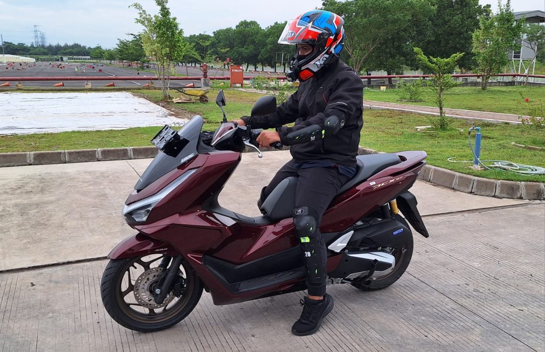 Test Ride New Honda PCX 160 Road Sync 2025, Nyaman Banget Dan ...