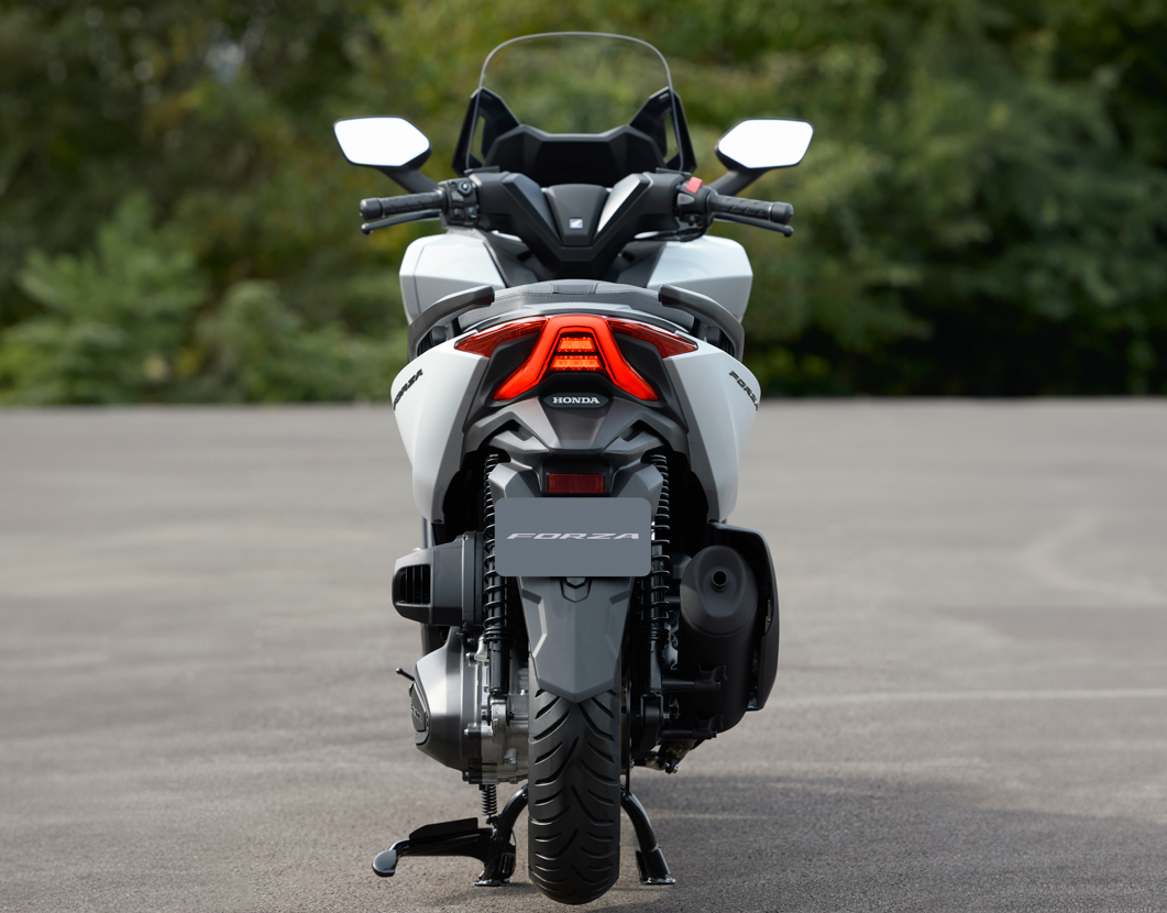 Skutik Termahal Honda Forza 250 Kini Hadir Dengan Panel Meter TFT dan ...