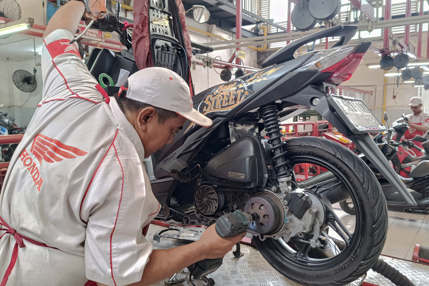 Semangat Merdeka di AHASS: Paket Bundling Hari Kemerdekaan untuk Perawatan Motor Honda ...